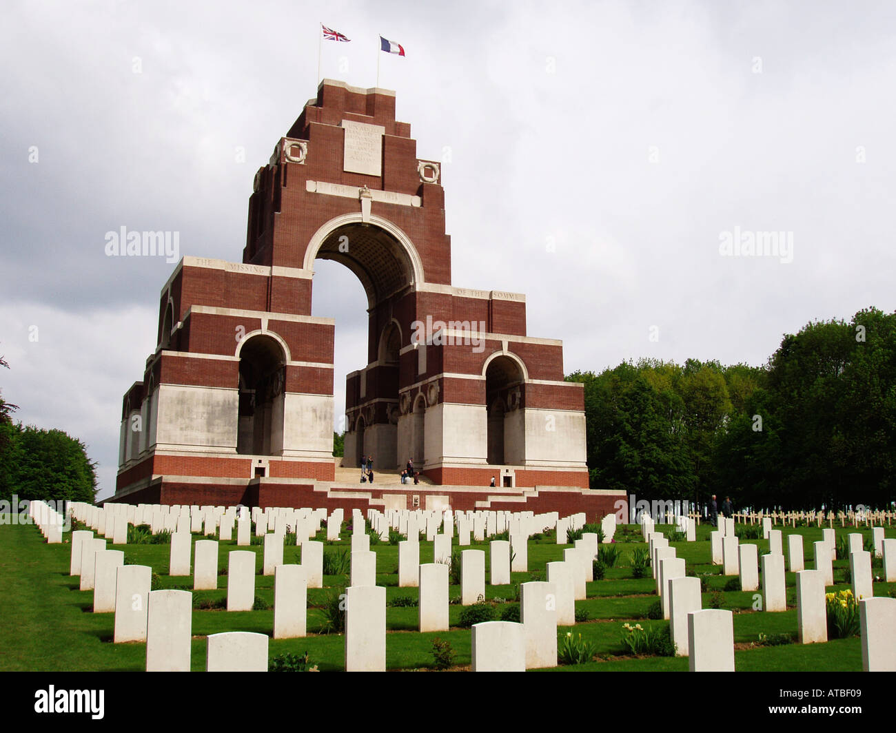 Thiepval and poppies hi-res stock photography and images - Alamy