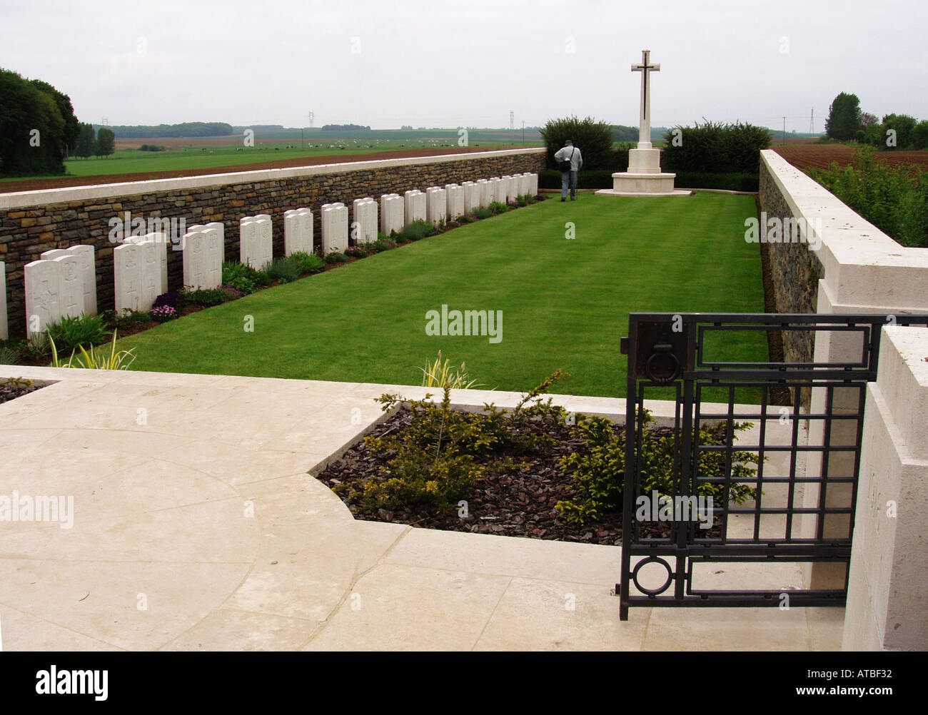 The small 1st world war CWGC Cemetery of Luke Copse in the fields above ...