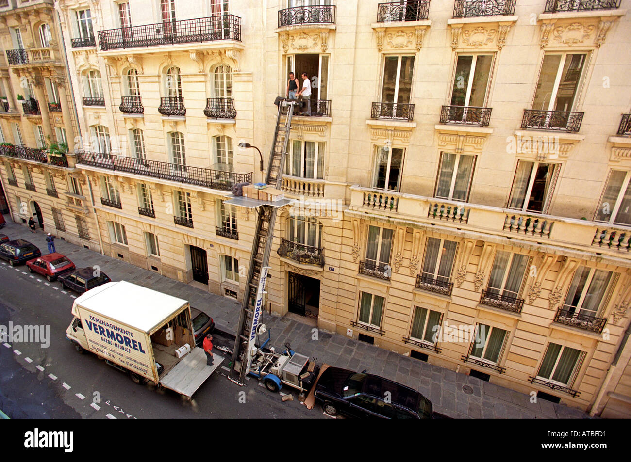 Removal men in Paris France Stock Photo - Alamy