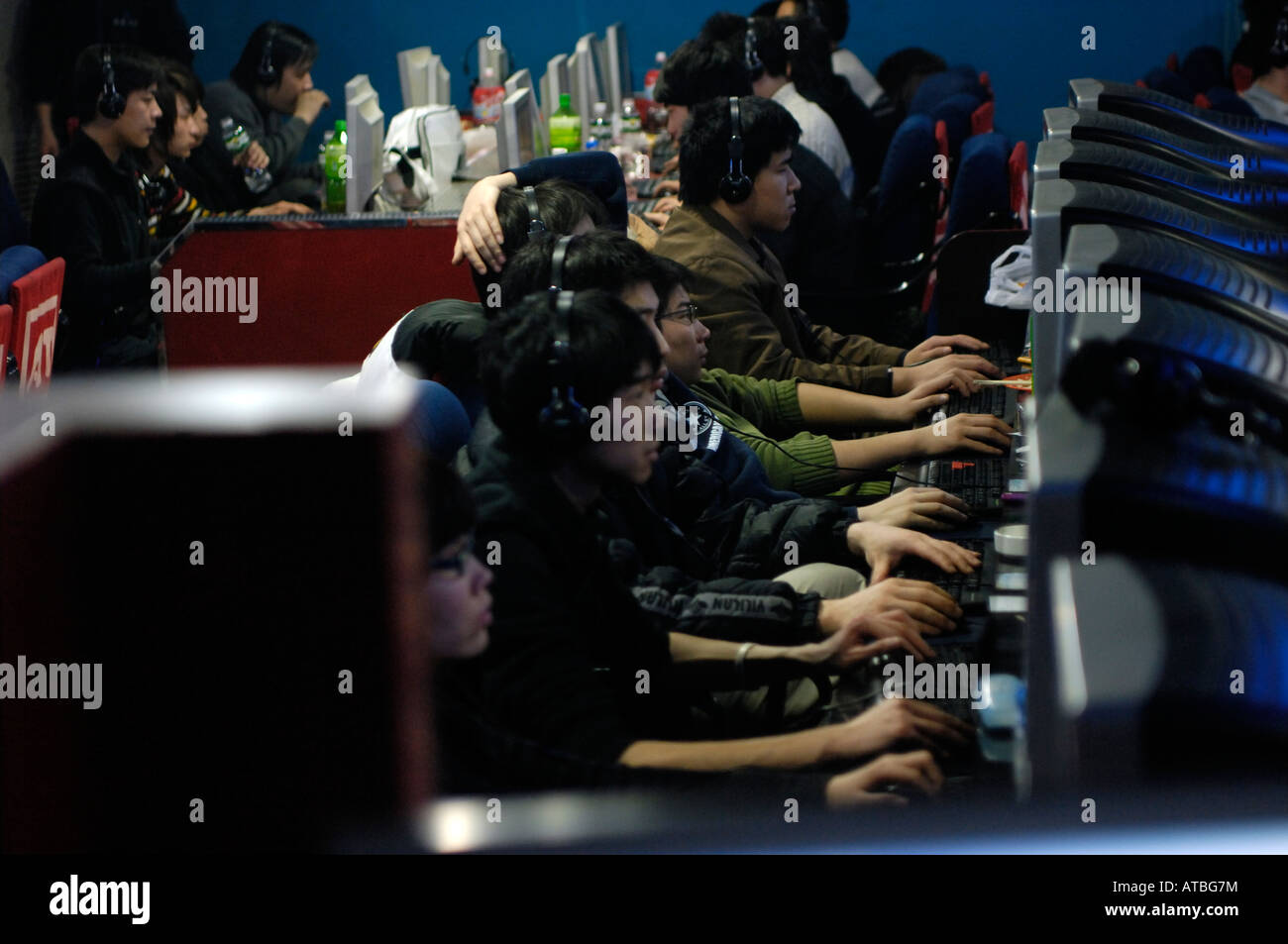 A packed internet cafe in Beijing, China. 25-Feb-2008 Stock Photo - Alamy