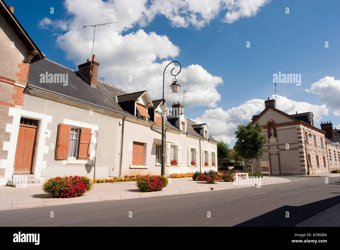 Cheverny village hi-res stock photography and images - Alamy
