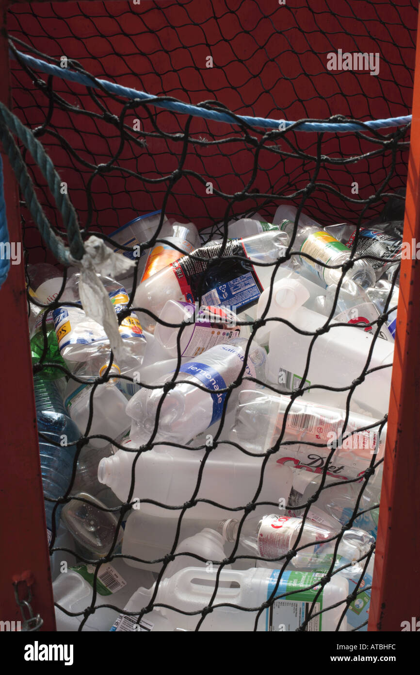 Deposit plastic bottles hi-res stock photography and images - Alamy