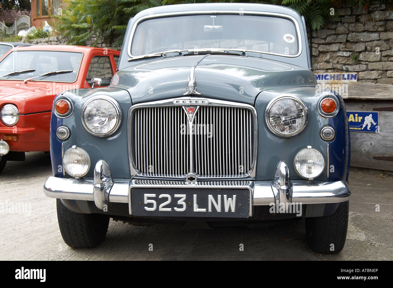 Rover cars badge hi-res stock photography and images - Alamy