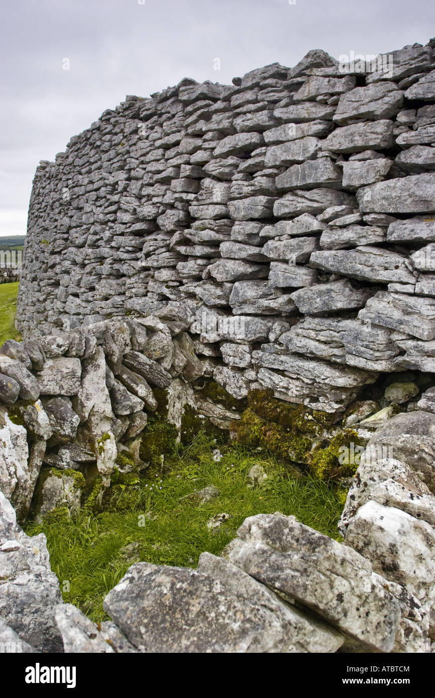 Caherconnell stone fort hi-res stock photography and images - Alamy