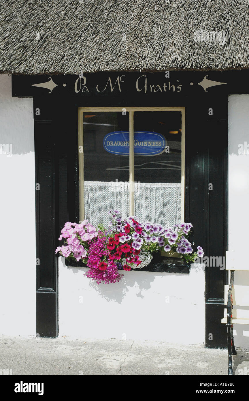 Pub roadside hi-res stock photography and images - Alamy