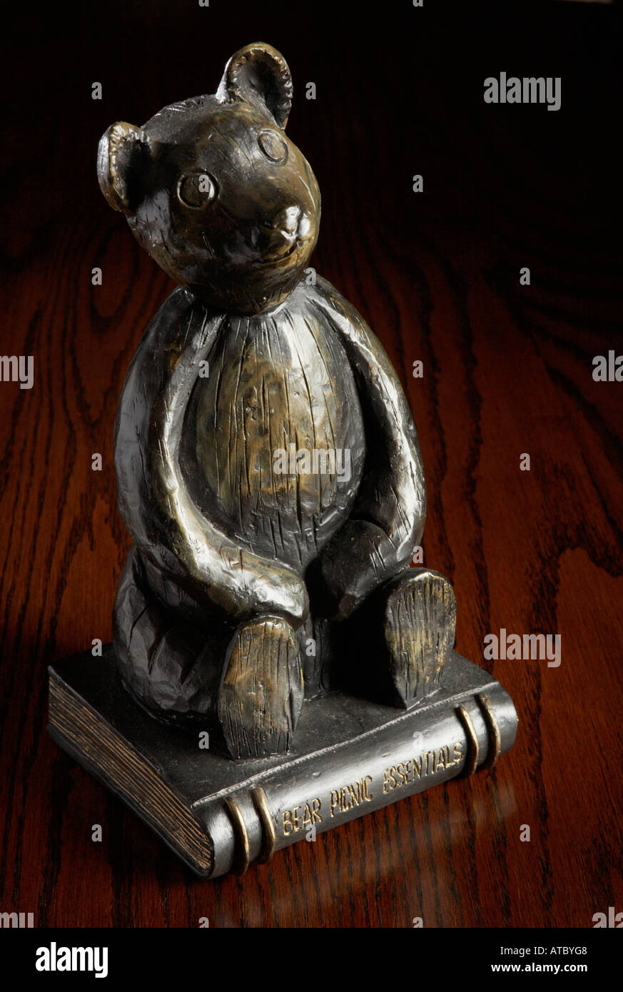 Bear on picnic table hi-res stock photography and images - Alamy
