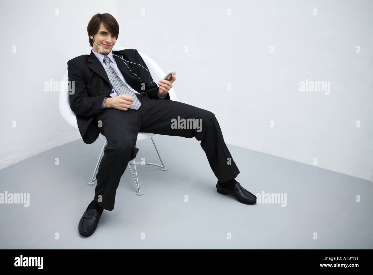 Leaning Back On Chair Body Language at Wanda Hatton blog