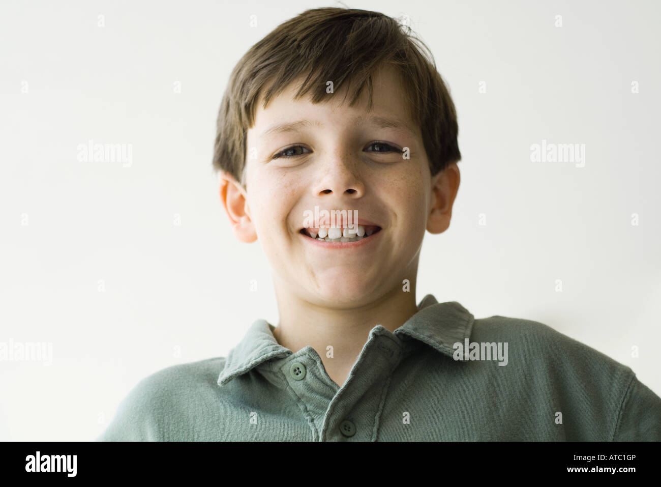 Boy smiling at camera, portrait Stock Photo - Alamy