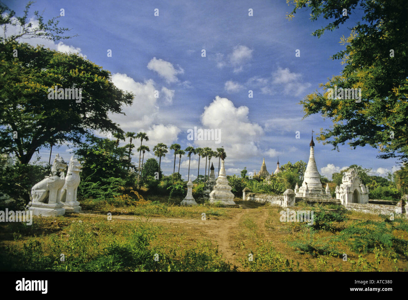 Burma Myanmar Pagan Htolominlo Temple Stock Photo - Alamy