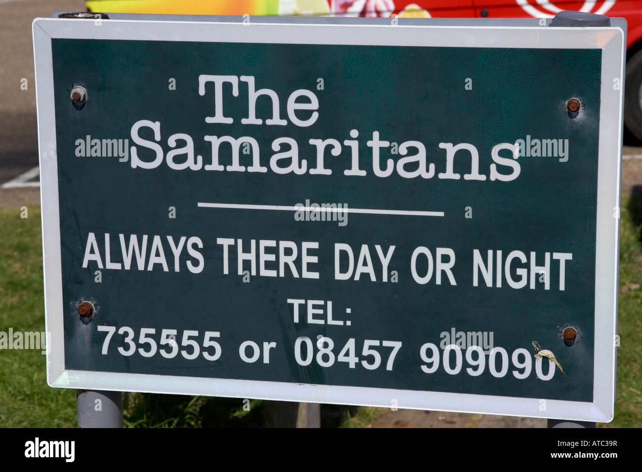 Samaritans Sign, Beachy Head, Sussex , England Stock Photo - Alamy