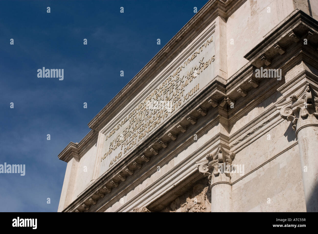 Monument in Rome, Italy Stock Photo - Alamy