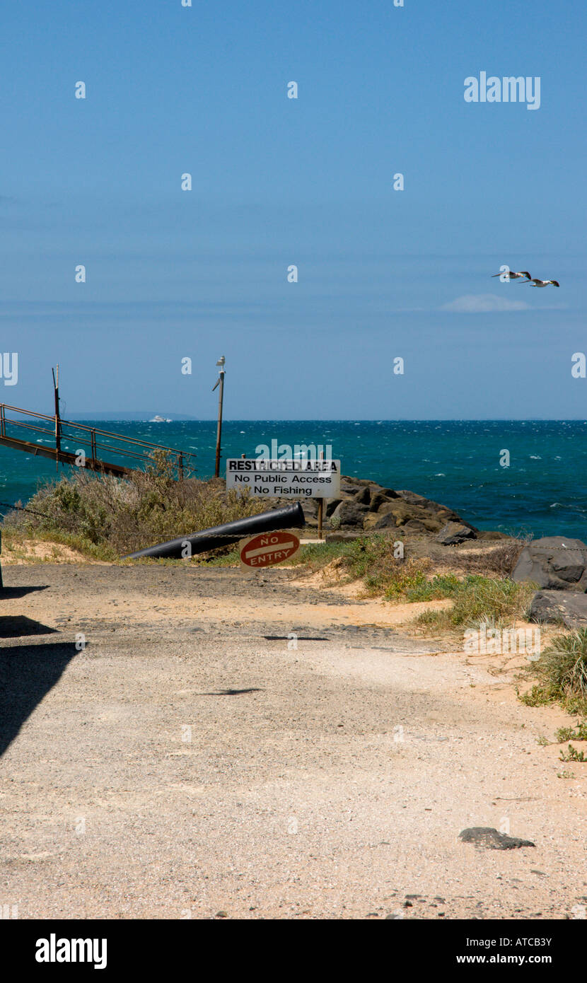 Port restricted area hi-res stock photography and images - Alamy