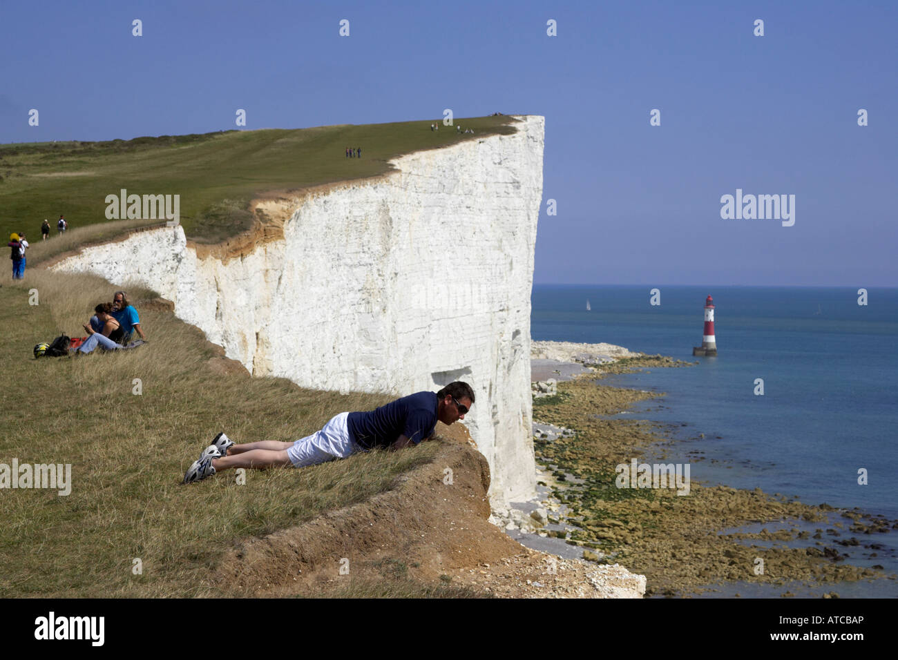Unsafe cliff edge hi-res stock photography and images - Alamy