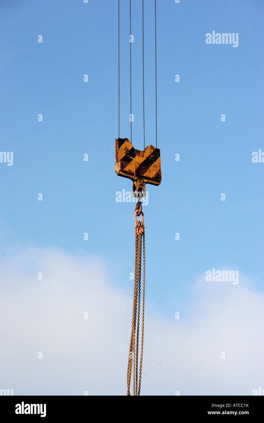 Crane And Building Superstructure High Resolution Stock Photography and ...