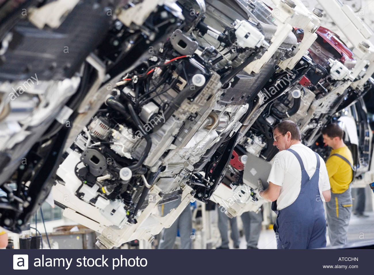 Assembly Line Workers Volkswagen Assembly Stock Photos & Assembly Line ...