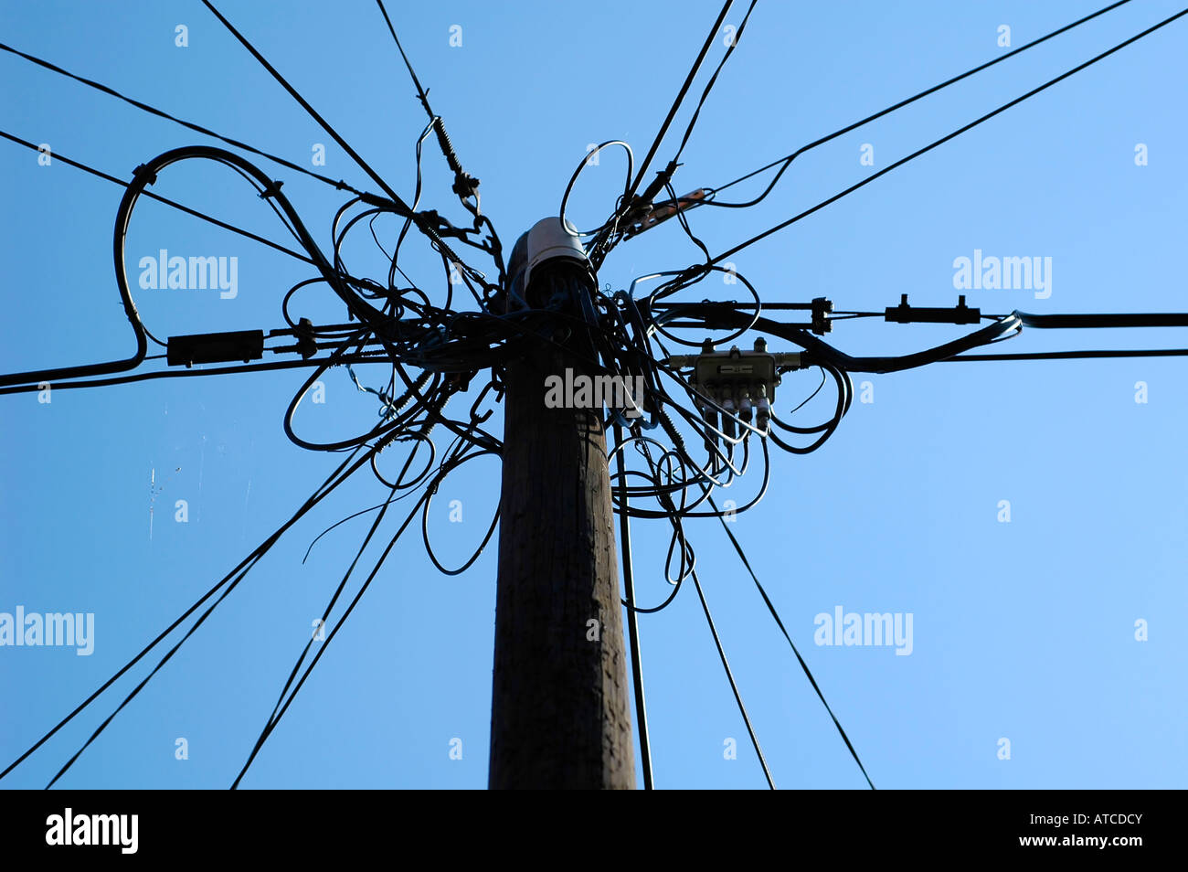 Electric pylon transmission line hi-res stock photography and images ...
