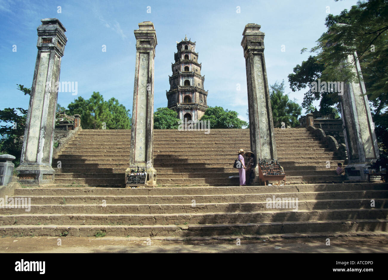 The Thien Mu Pagoda Celestial Lady Pagoda obeys geomancy laws by facing ...