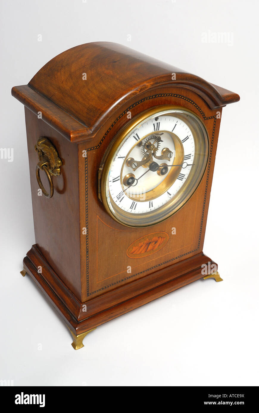 Ornate antique clock hi-res stock photography and images - Alamy