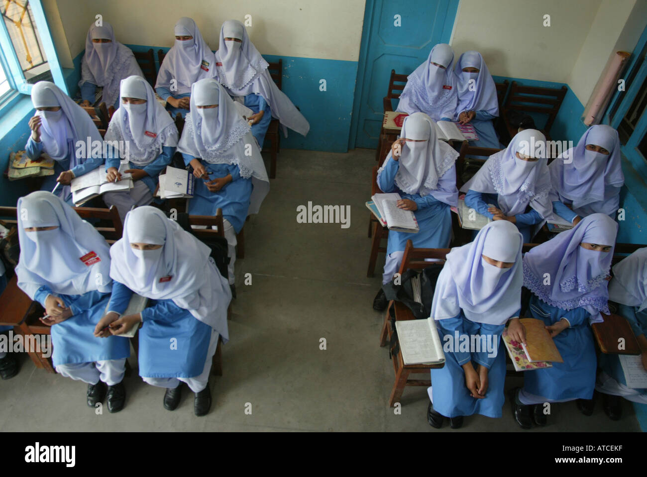 Classroom scene hi-res stock photography and images - Alamy
