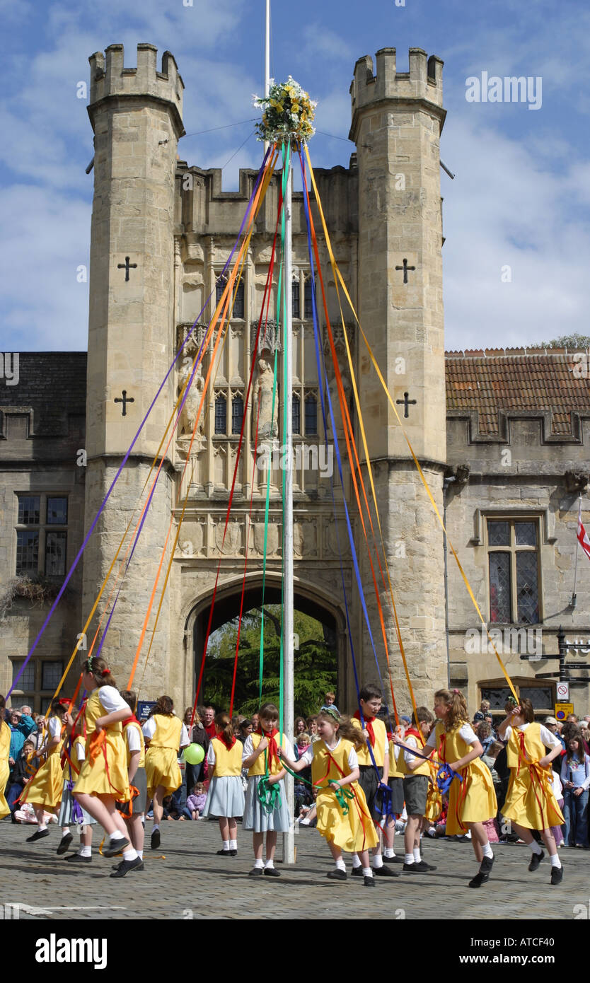 May pole dance hi-res stock photography and images - Alamy