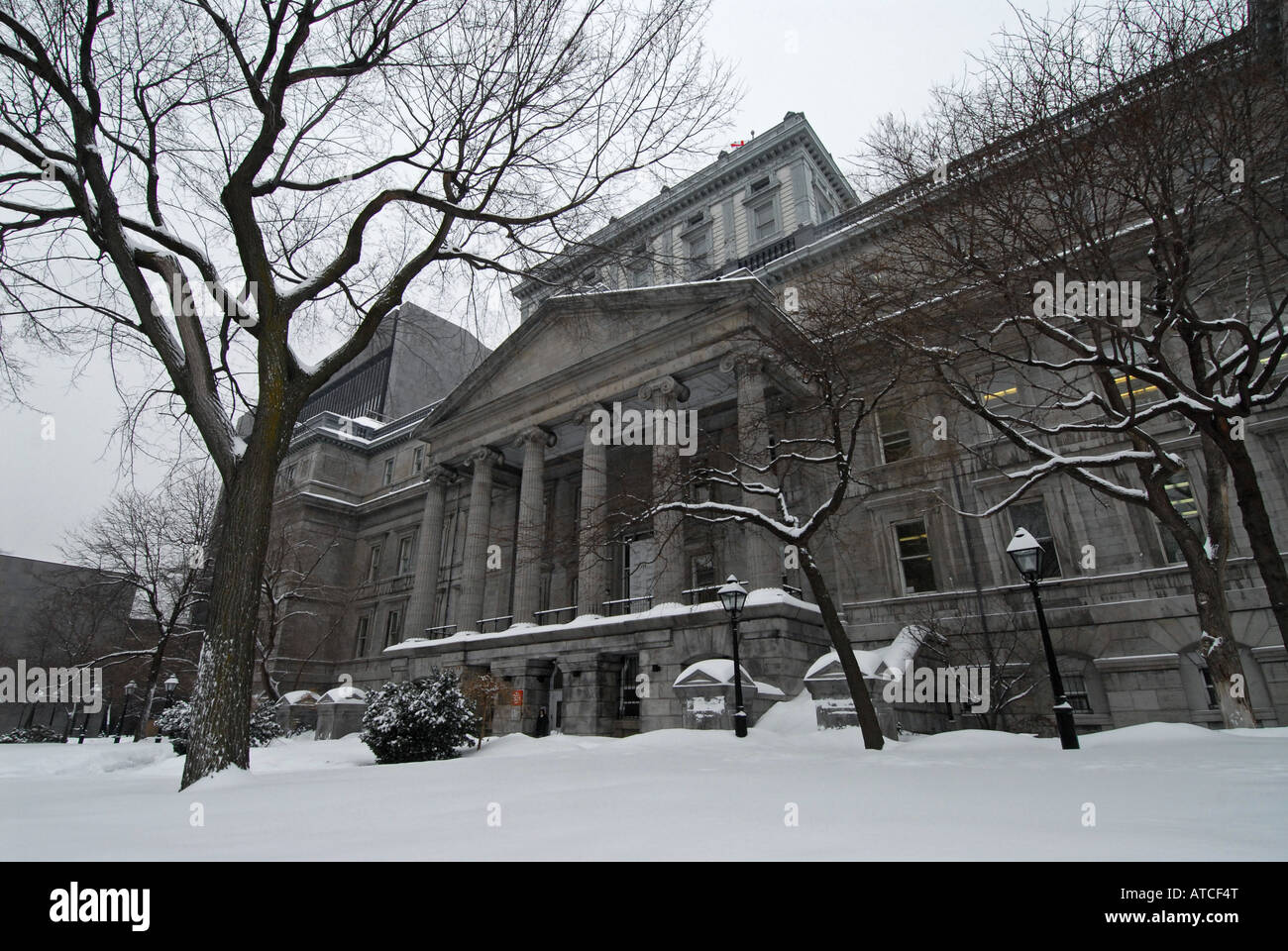 Montreal courthouse Old Montreal Stock Photo - Alamy