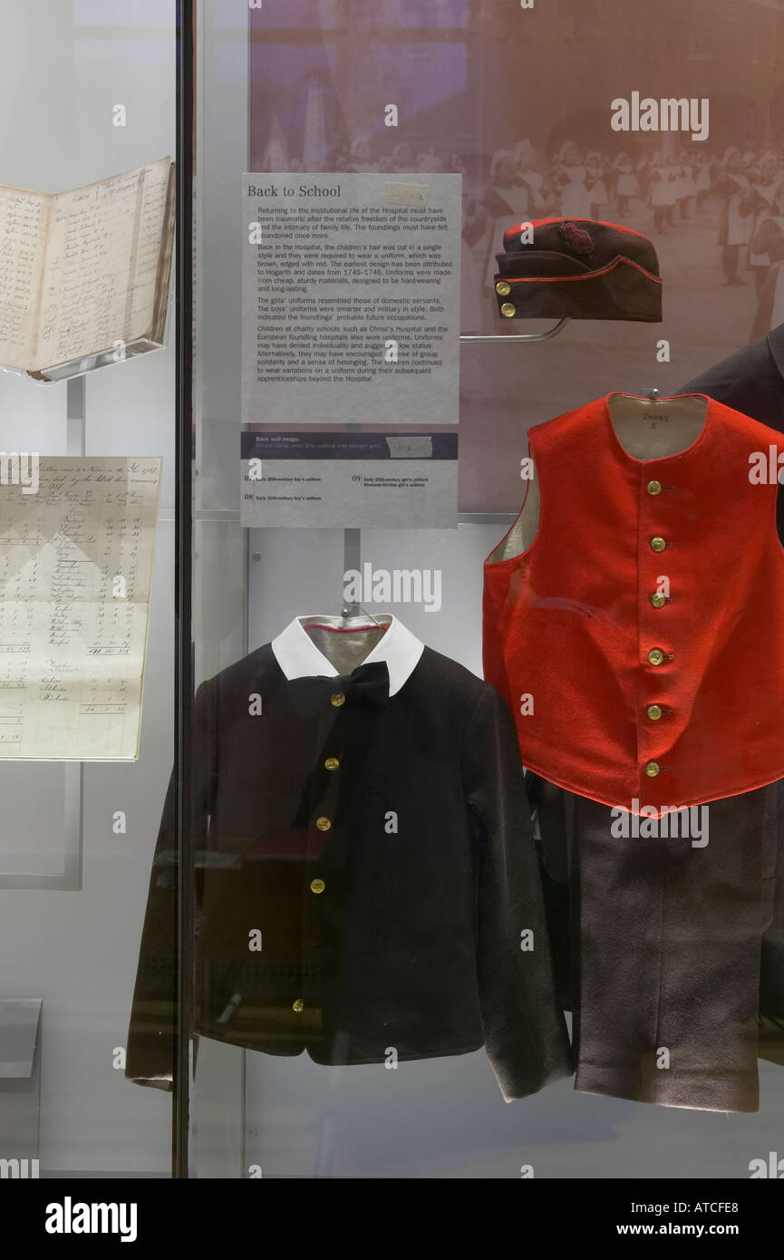 Gallery display cabinet hi-res stock photography and images - Alamy