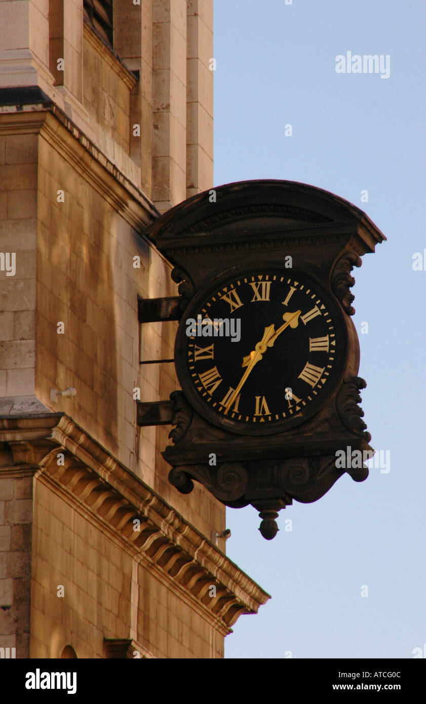 Bow bells church hi-res stock photography and images - Alamy