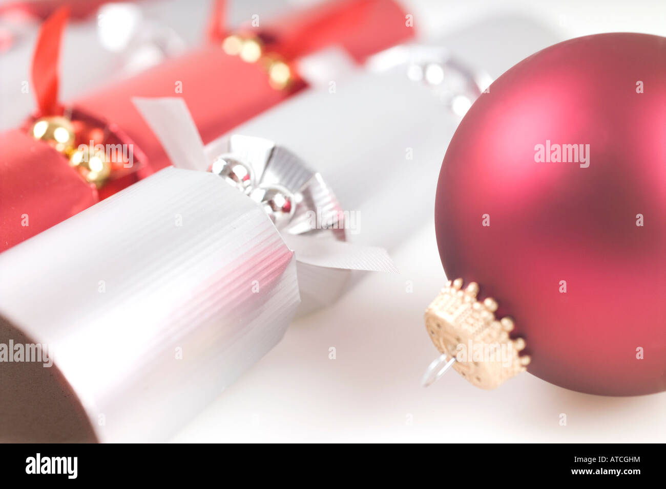 Christmas cracker decorations hi-res stock photography and images - Alamy