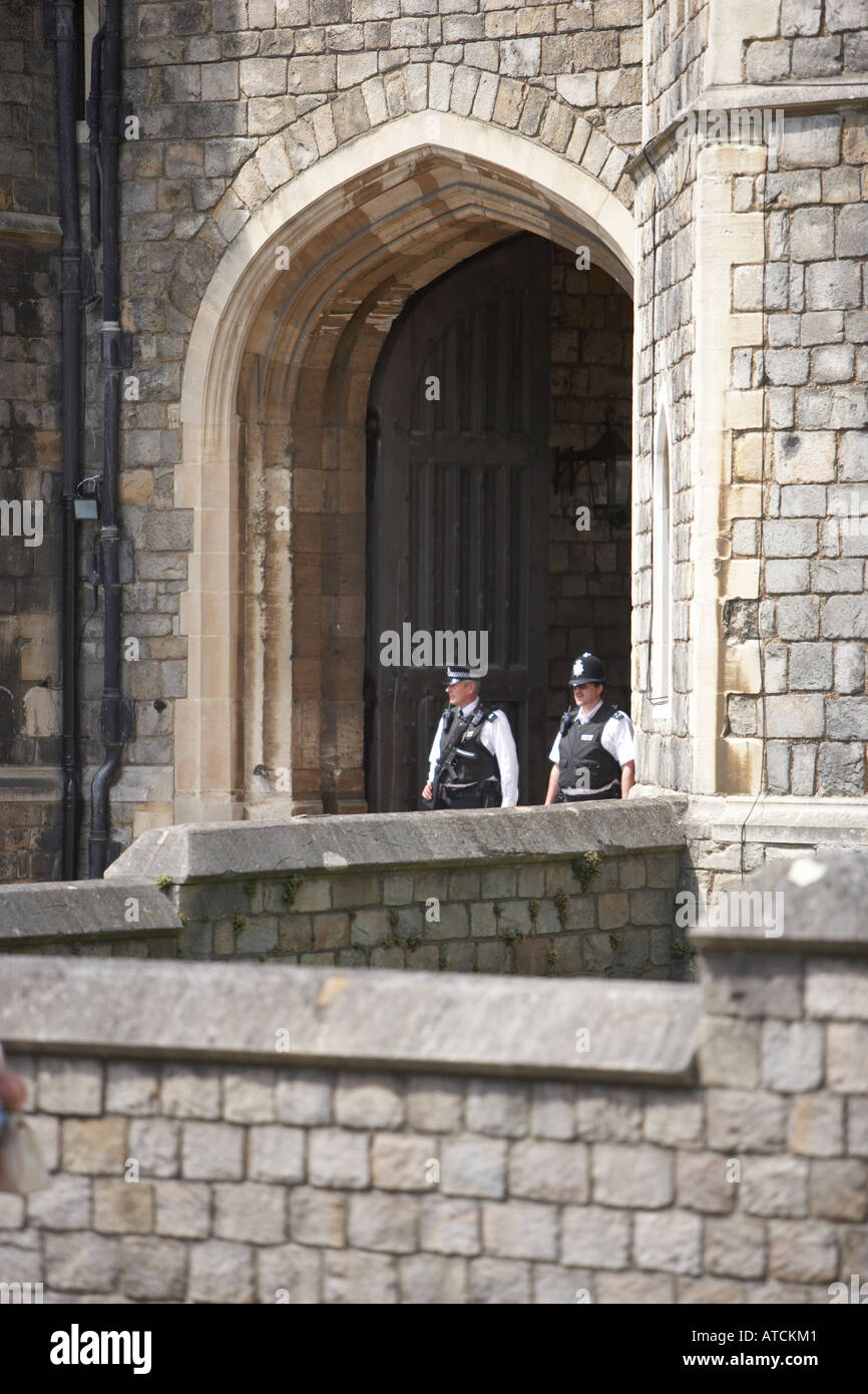 Weapons armed hi-res stock photography and images - Alamy