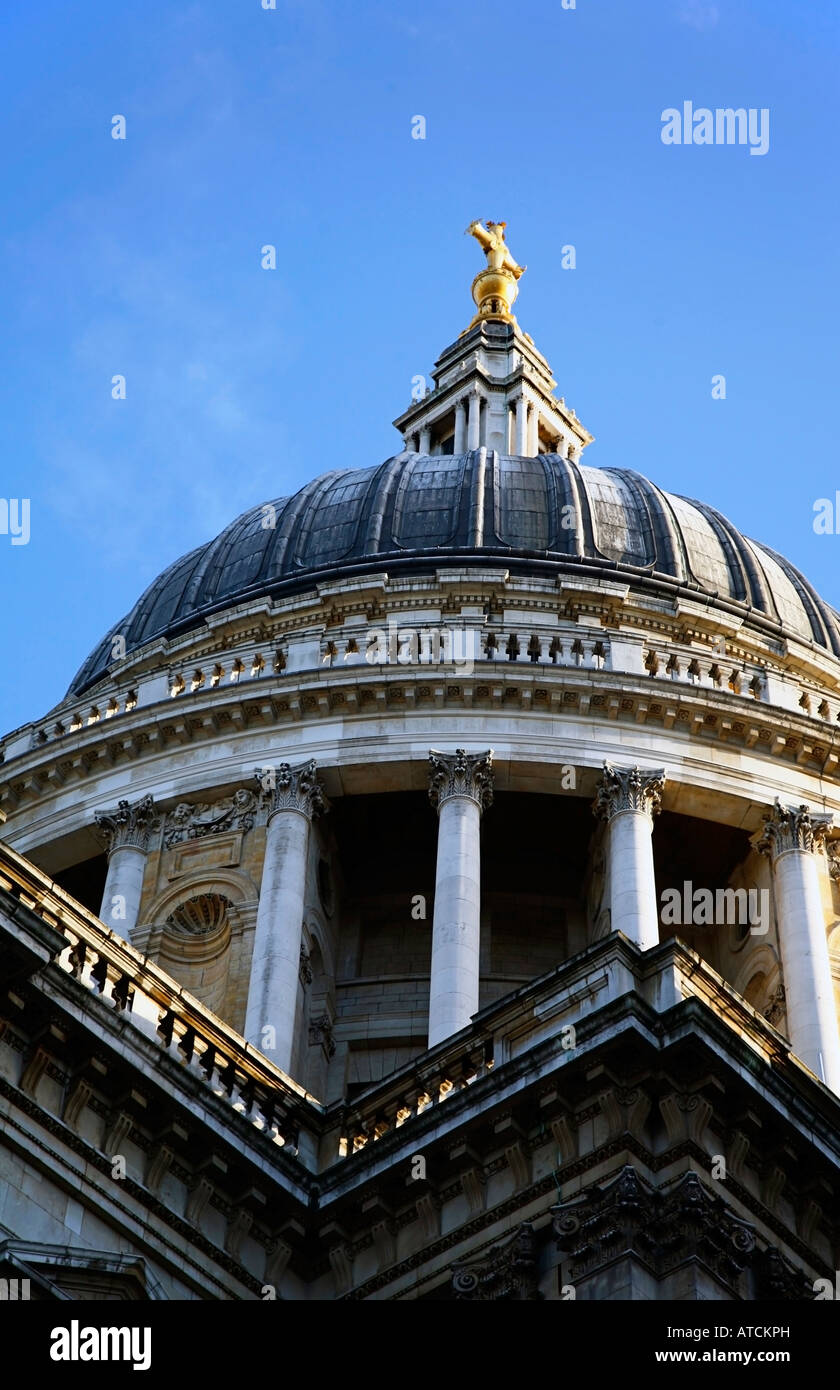 Portico dome hi-res stock photography and images - Alamy