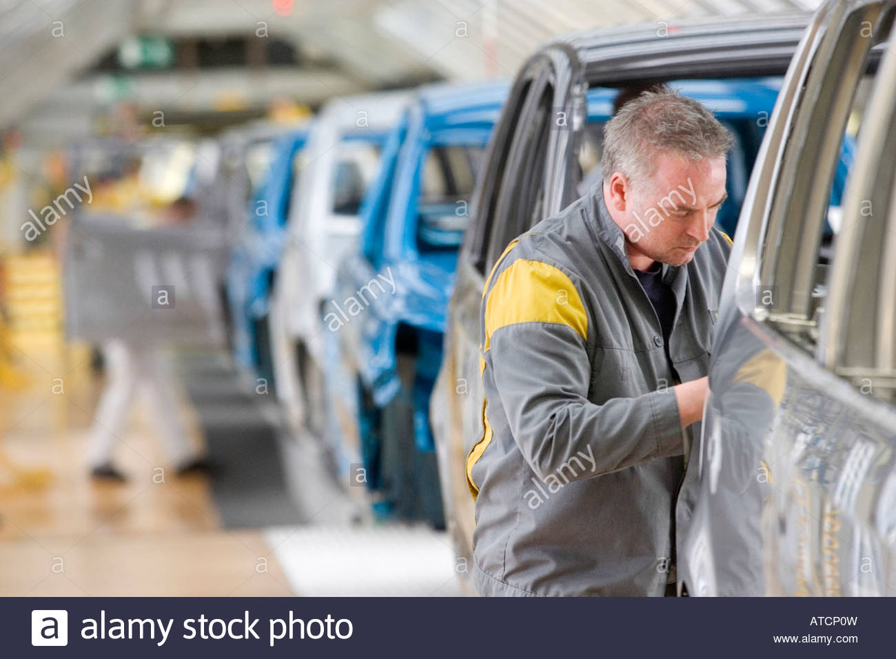 Assembly Line Workers Volkswagen Assembly Stock Photos & Assembly Line ...