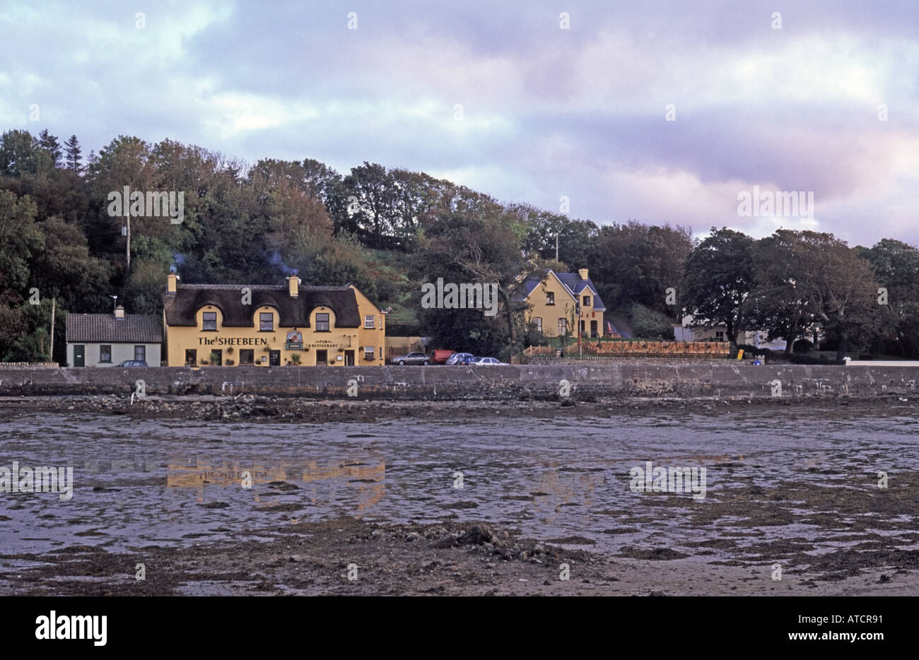 Thatched pub Mayo Ireland Stock Photo - Alamy