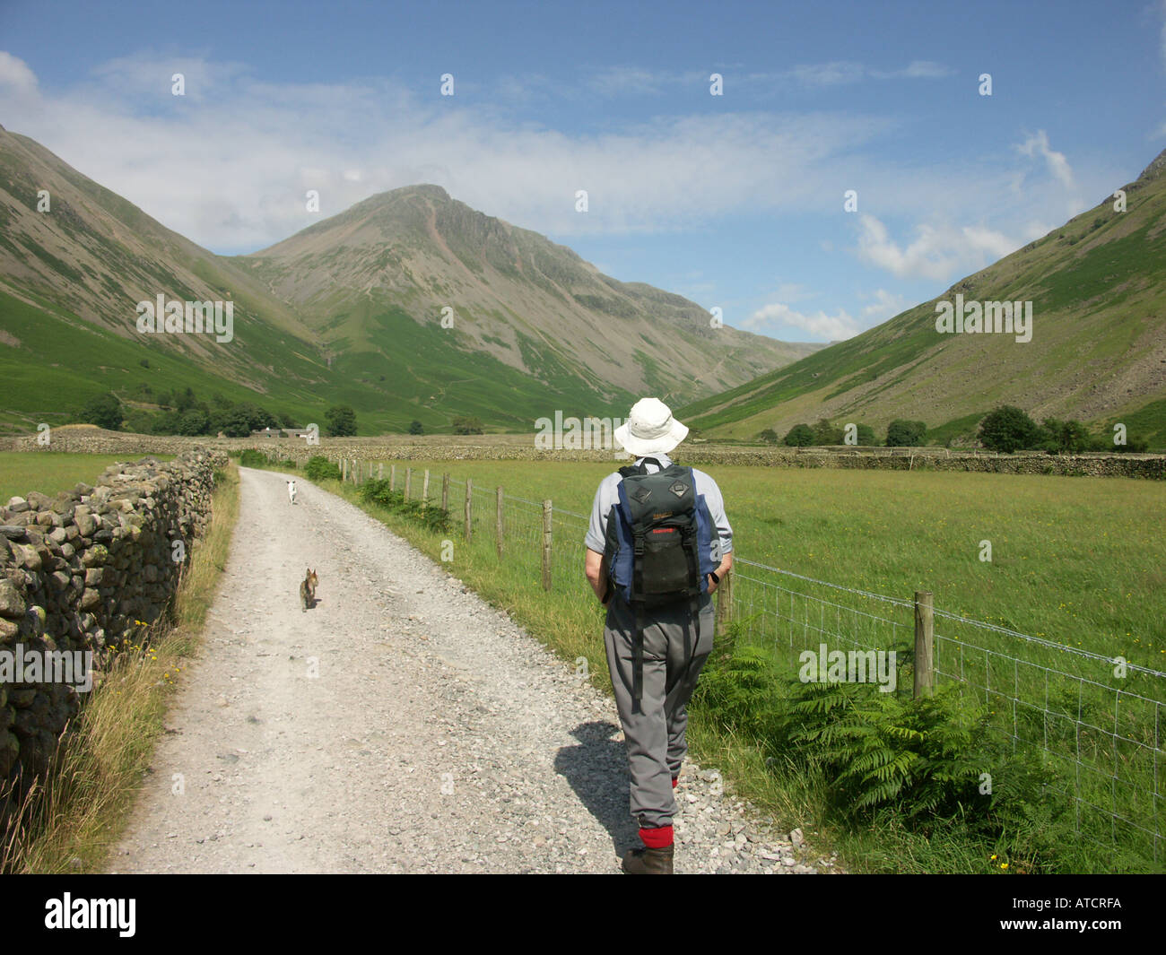 Wasdale Head, looking towards Great Gable Stock Photo - Alamy