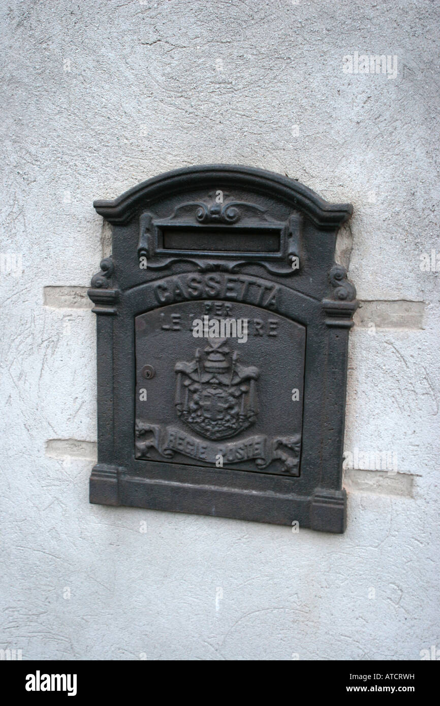 old Italian mail box Stock Photo - Alamy