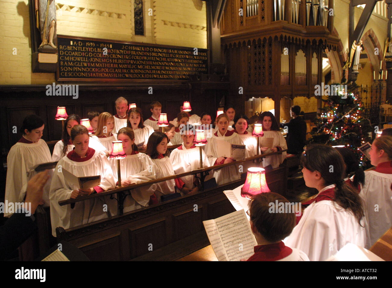 School chapel hi-res stock photography and images - Alamy