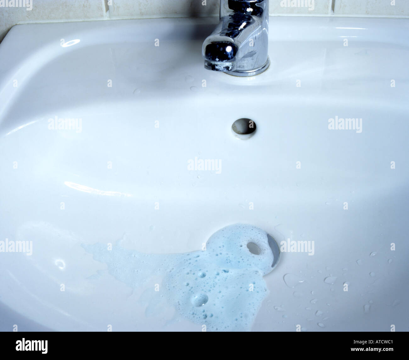 Spitting toothpaste hi-res stock photography and images - Alamy
