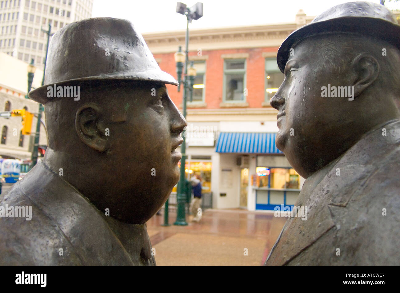 Talking statues hi-res stock photography and images - Alamy
