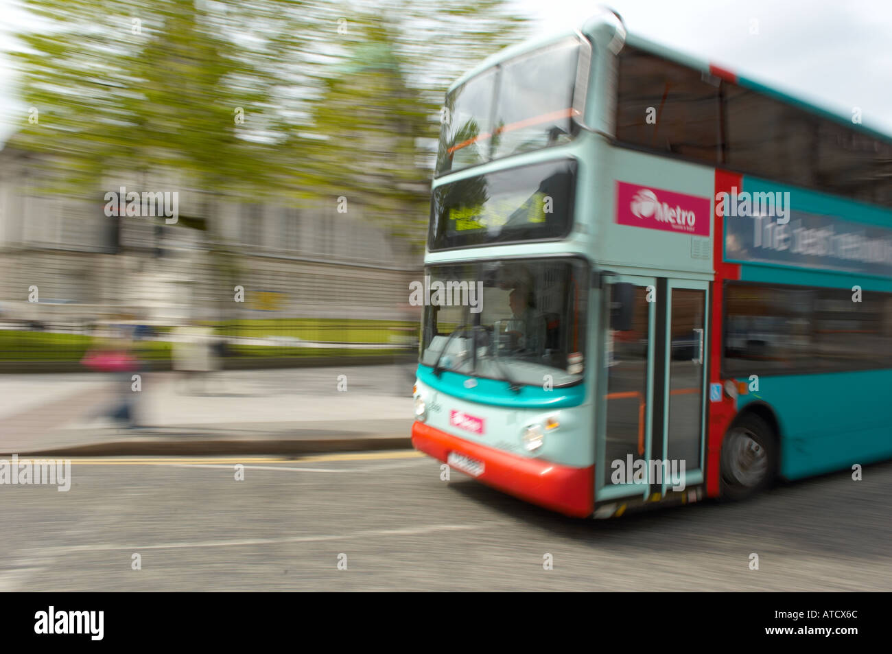 Translink bus belfast hi-res stock photography and images - Alamy