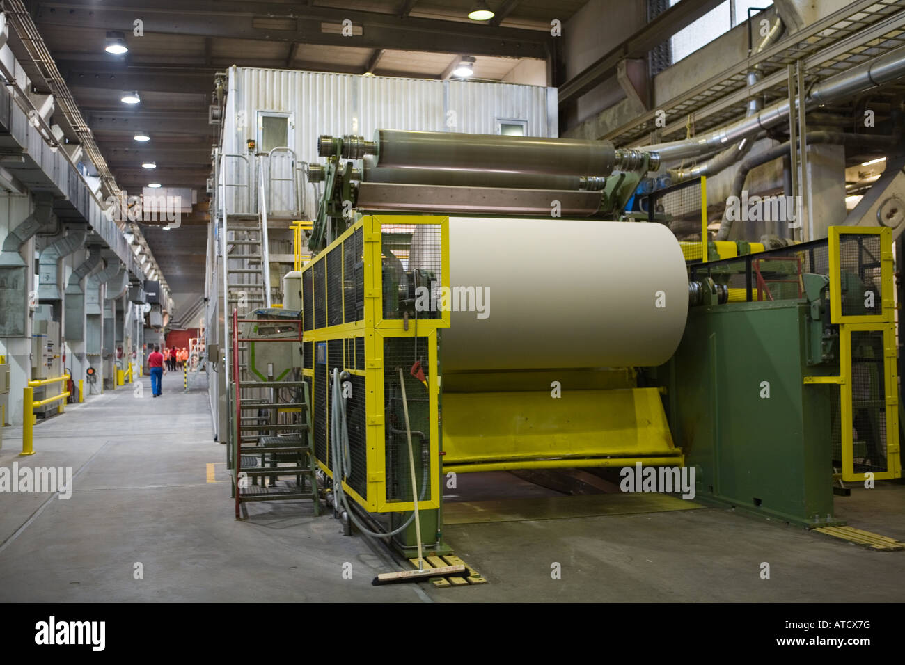 Corrugated cardboard production line hi-res stock photography and ...