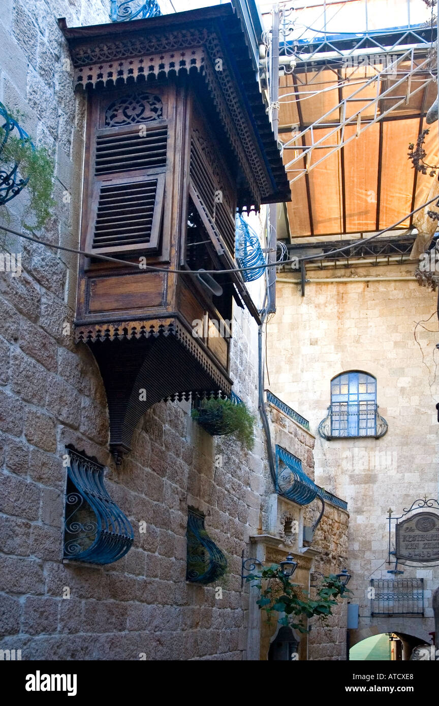 Narrow lane and Building facade in Jedeideh Quarter old city of Halab ...