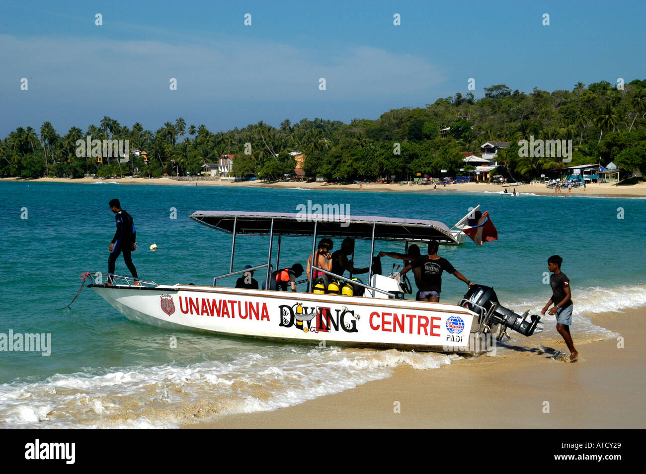 Sri lanka children fishing hi-res stock photography and images - Alamy