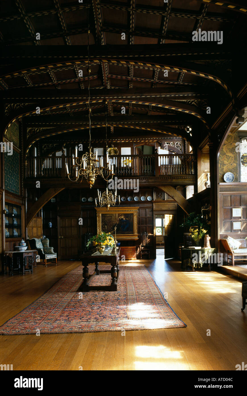 Tudor manor entrance hi-res stock photography and images - Alamy