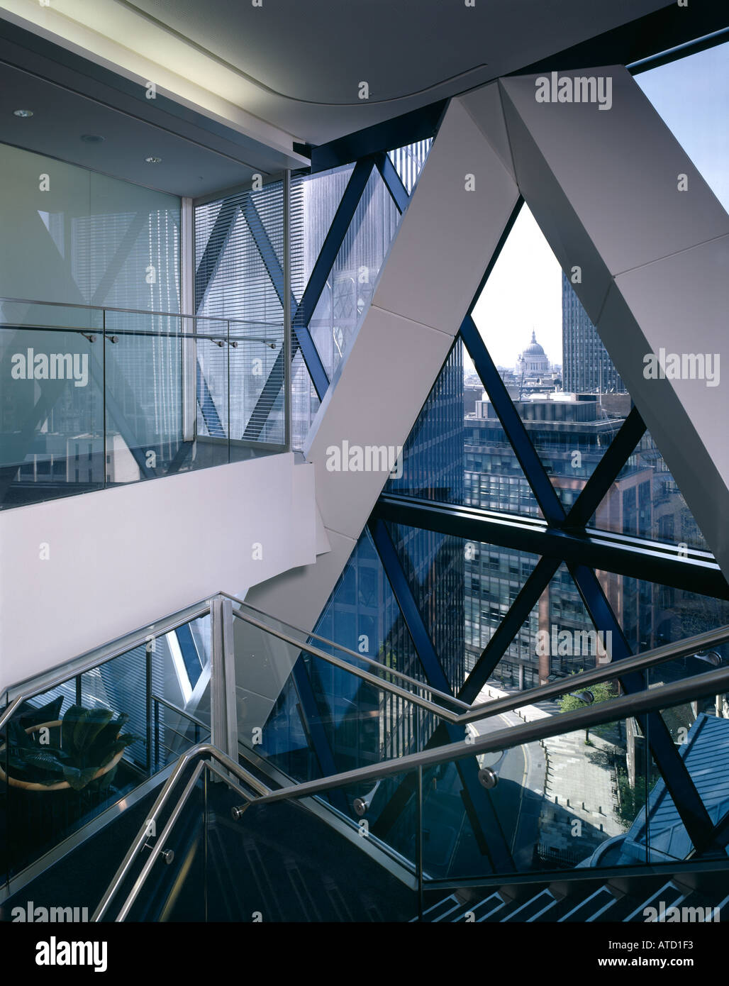 30 st mary axe air conditioning hi-res stock photography and images - Alamy