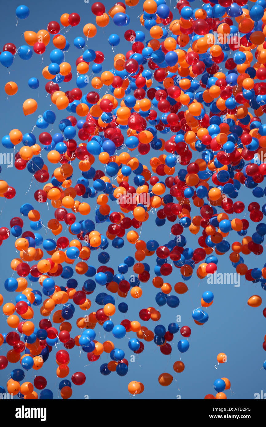 Amusement park air hot balloons hi-res stock photography and images - Alamy