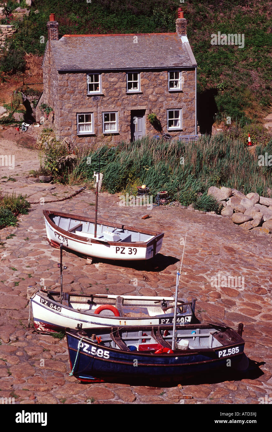 penberth cove scenic small fishing harbour owned by national trust ...