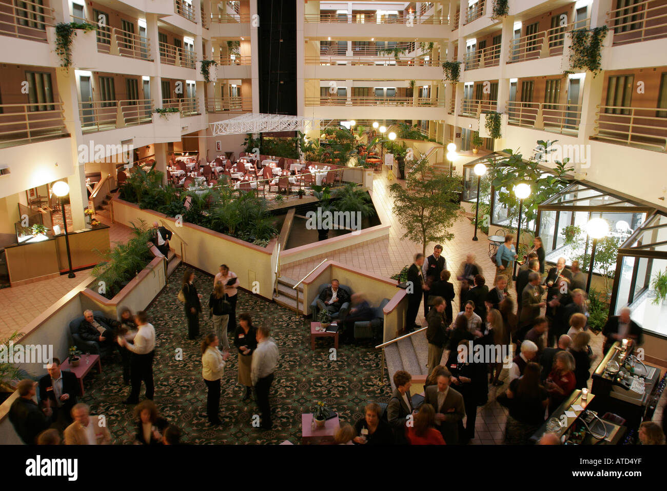 Brookfield Wisconsin,Brookfield Suites Hotel and Convention Center ...