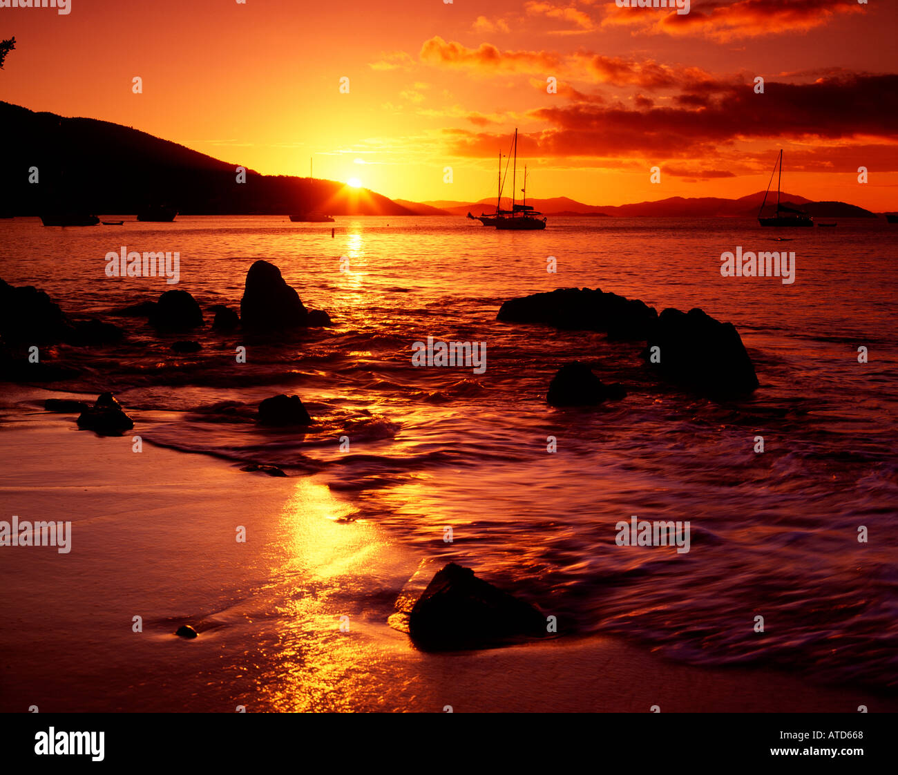 Sunset beach maho bay hi-res stock photography and images - Alamy