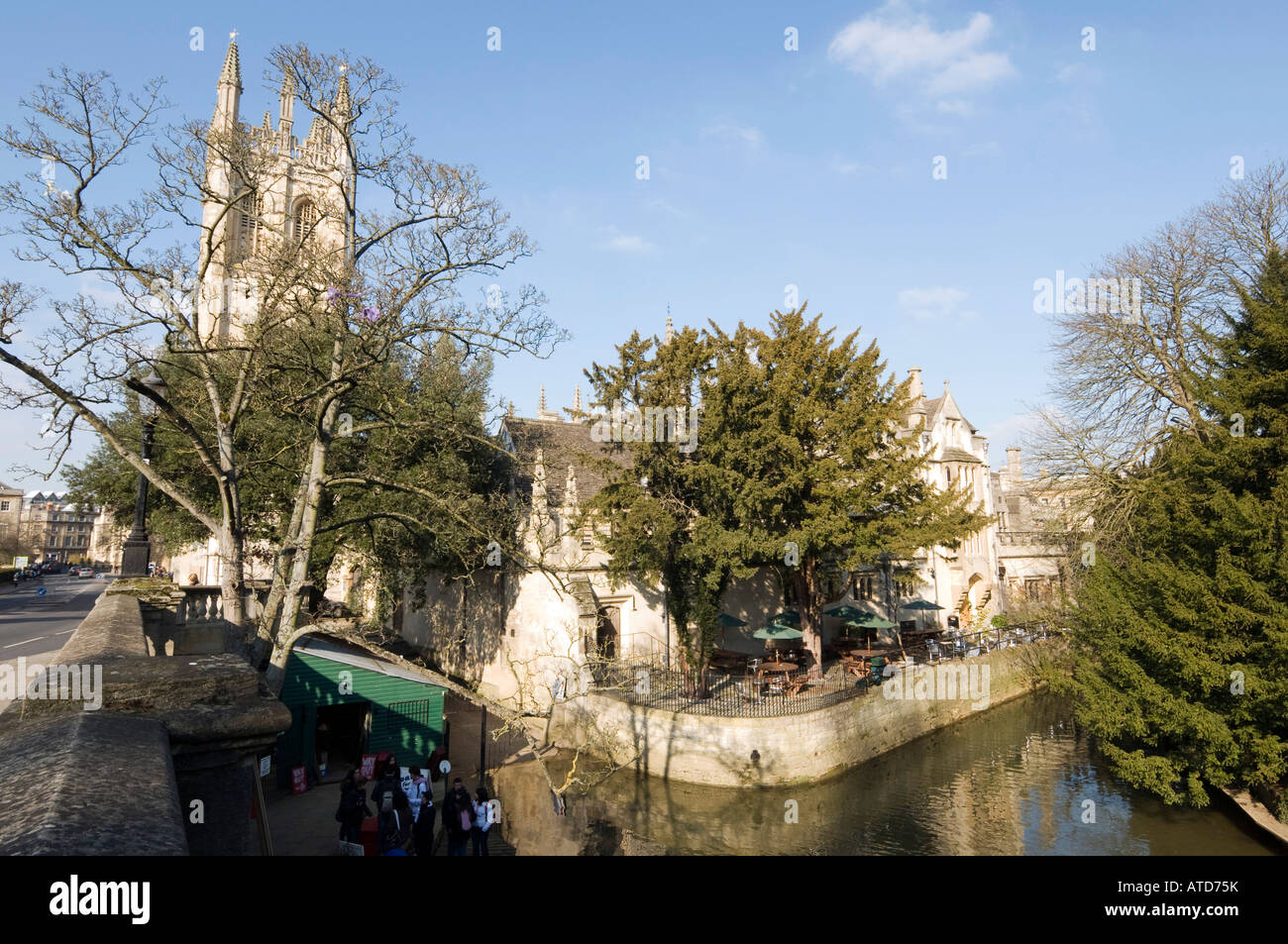 Magdalen College Tower and the River Cherwell from Magdalen Bridge ...