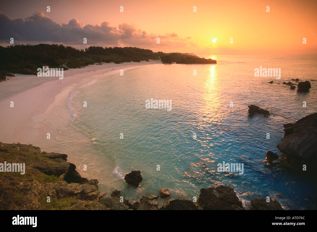 Bermuda beach sunrise hi-res stock photography and images - Alamy
