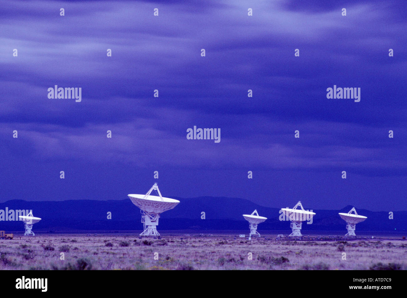 Seti telescope array hi-res stock photography and images - Alamy